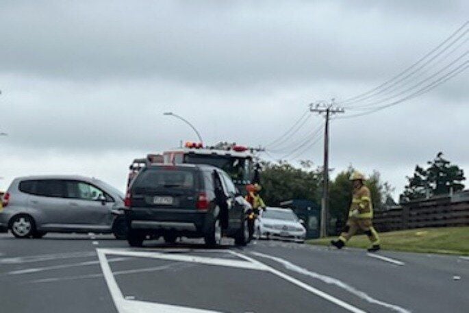 SunLive - Driver flees scene after 15th Ave crash - The Bay's News First SunLive - Driver flees scene after 15th Ave crash - The Bay's News First