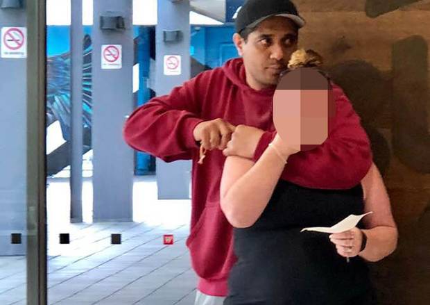 Knifeman Arrested After Holding Pregnant Women Hostage