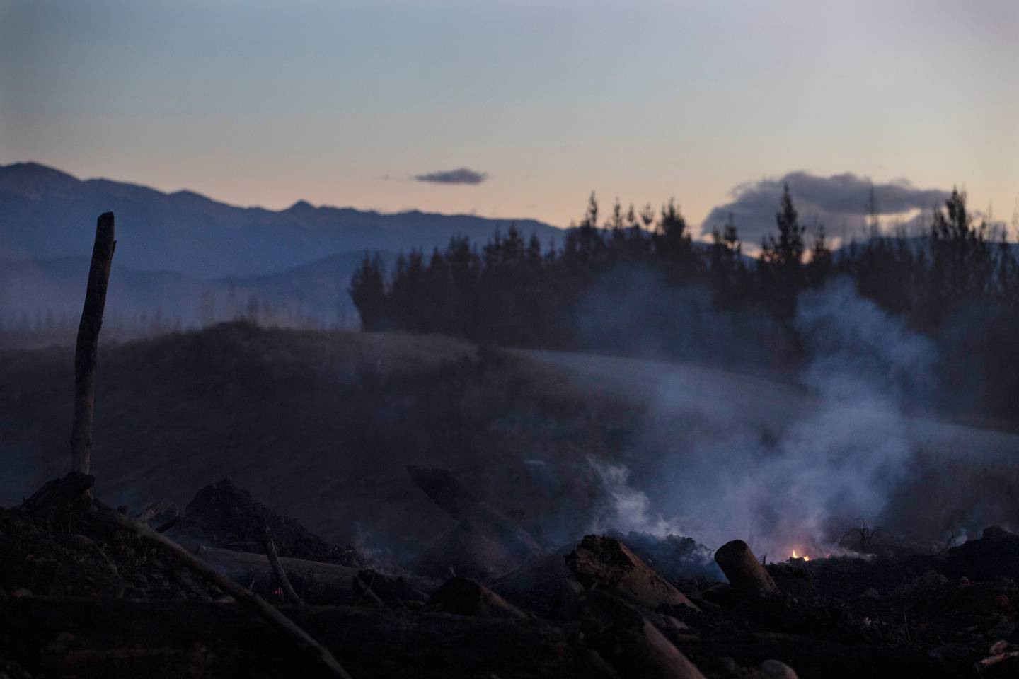 Night firefight: Meet the firefighters working through…