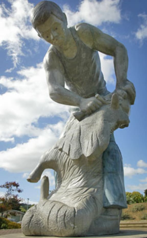 Te Kūiti shearing statue time capsule to be opened after 30 years - NZ ...