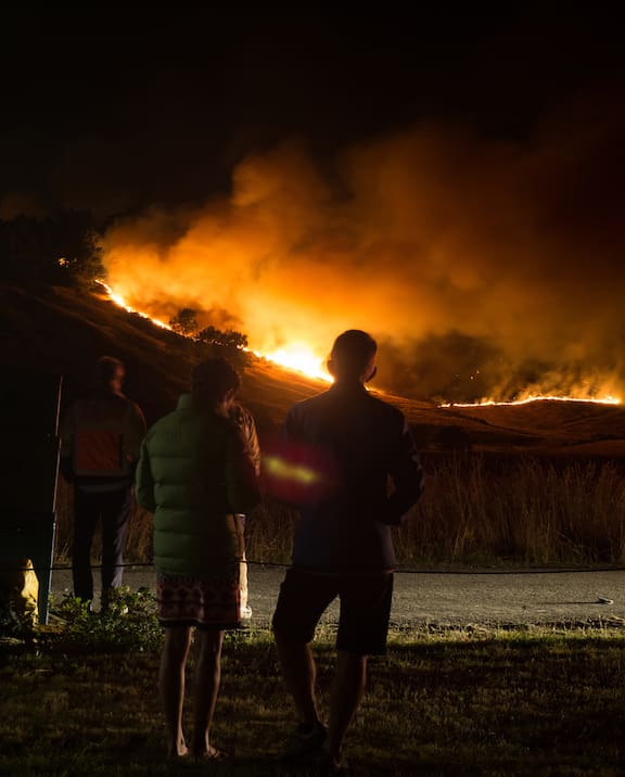 Burning battle in the hills - New Zealand News - NZ Herald
