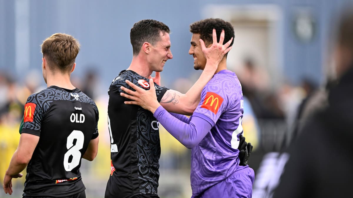 Wellington Phoenix goalkeeper Alex Paulsen showing golden touch in A ... Wellington Phoenix goalkeeper Alex Paulsen showing golden touch in A ...