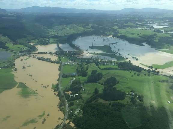 Floods follow Debbie - New Zealand News - NZ Herald