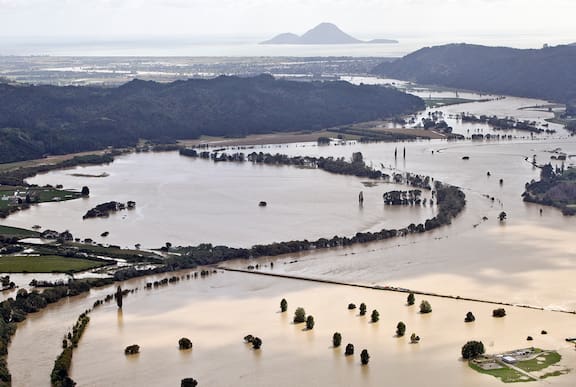 Floods follow Debbie - New Zealand News - NZ Herald