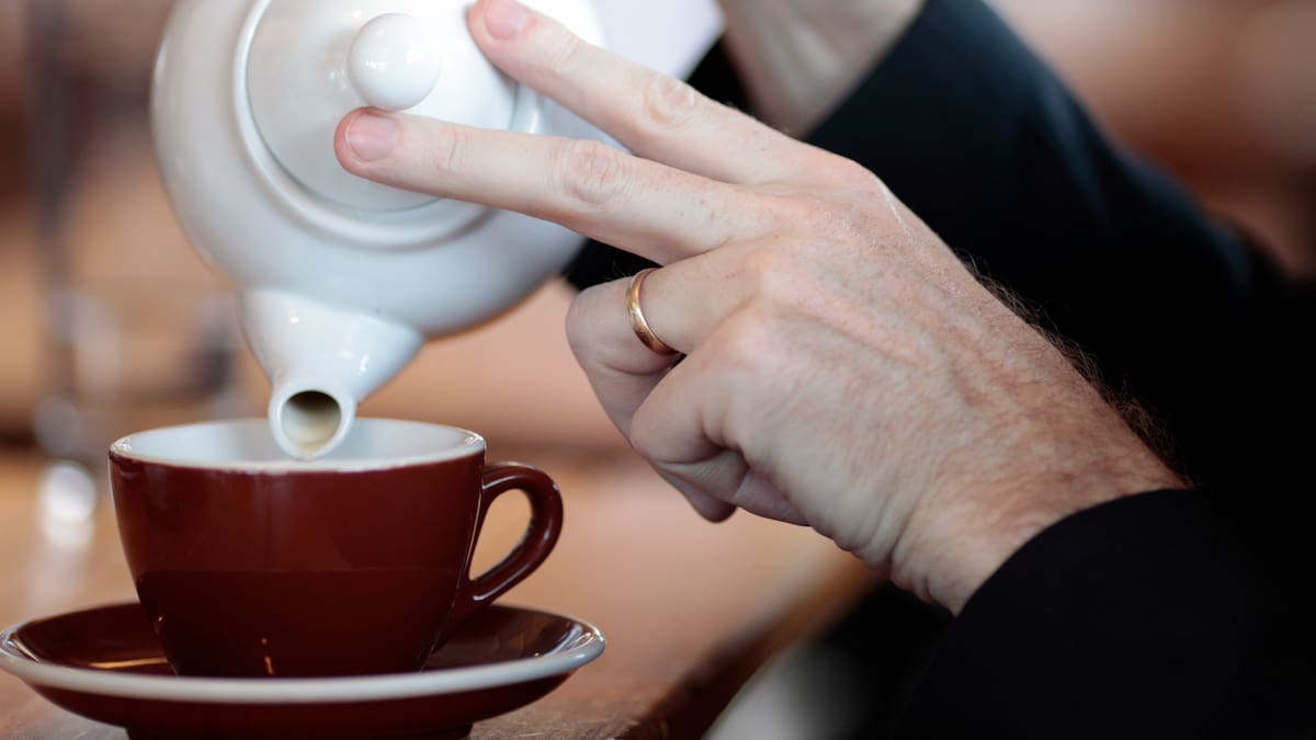 Wyn Drabble The Rush For A Cuppa Nz Herald